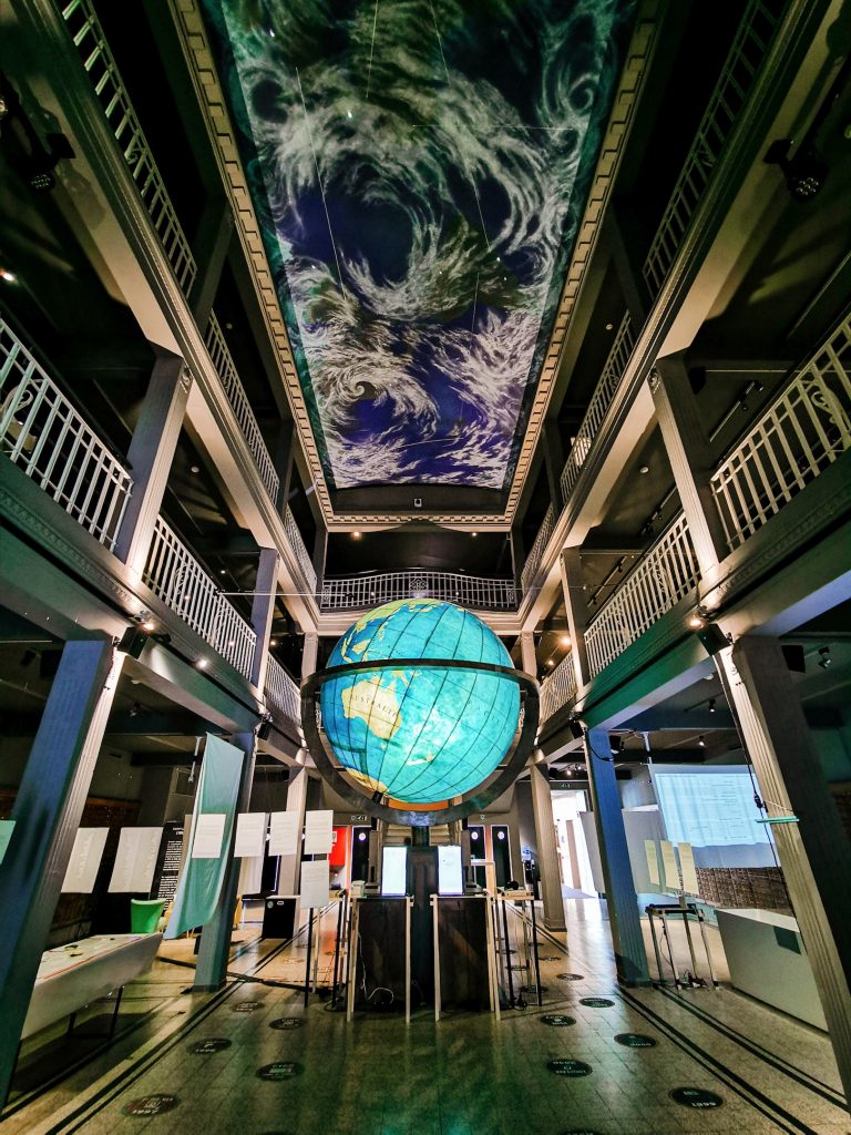 Photo Overview of 24 hours in Mons, Belgium